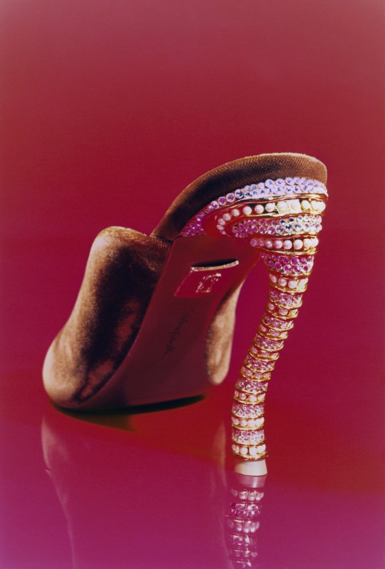 Maison Schiaparelli - Haute Couture and Ready-to-Wear